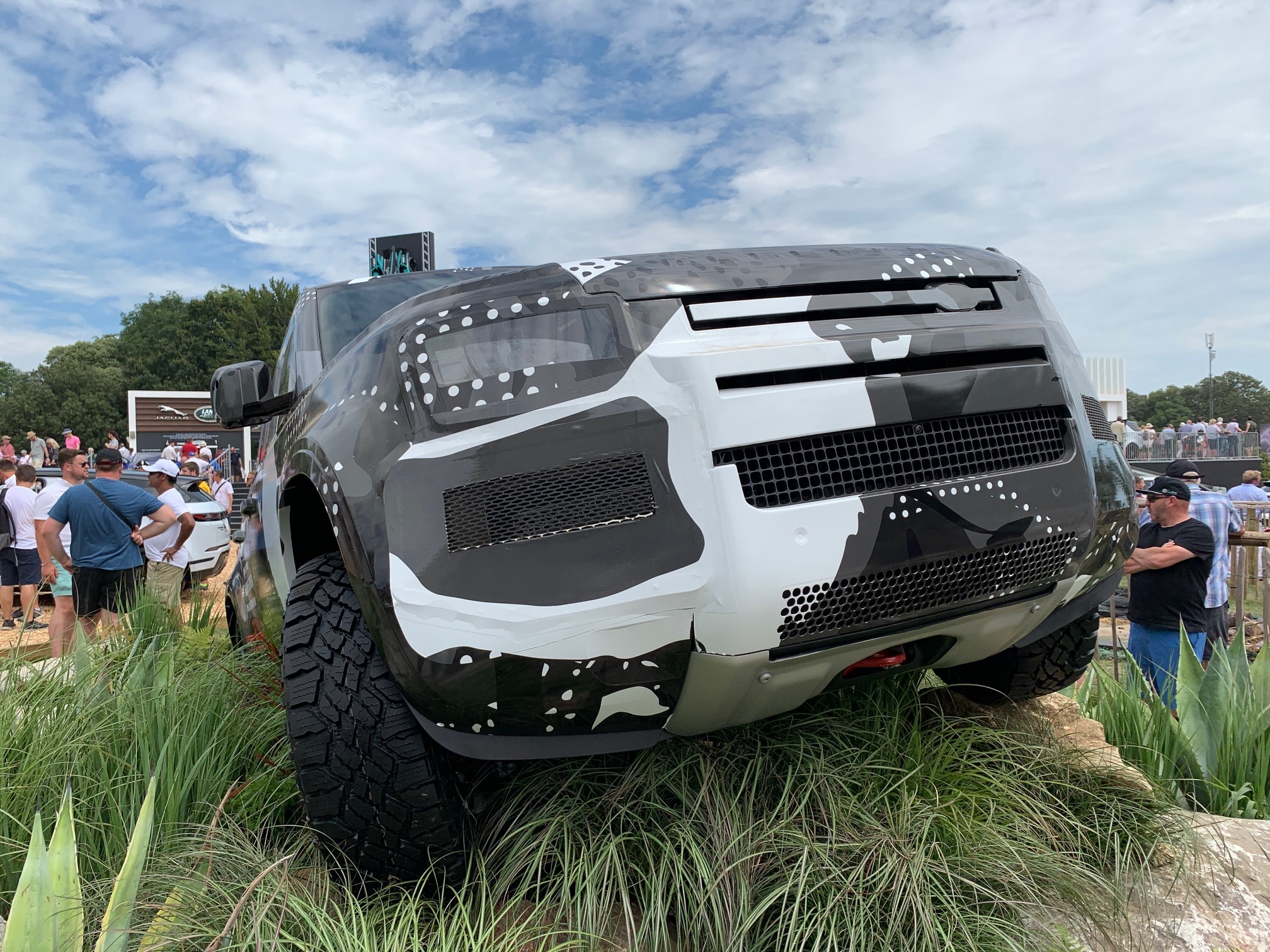 Land Rover Defender - Generation 4x4 Magazine