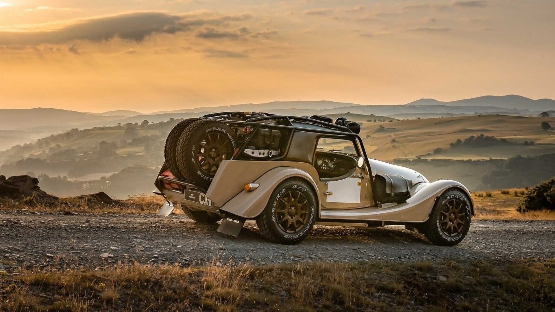Morgan Roadster mode rallye le Plus Four CX-T joue les 4x4