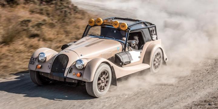 Morgan Roadster mode rallye le Plus Four CX-T joue les 4x4