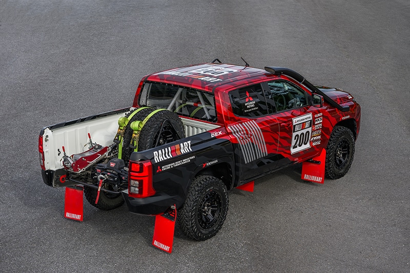 3 Mitsubishi rallye raid